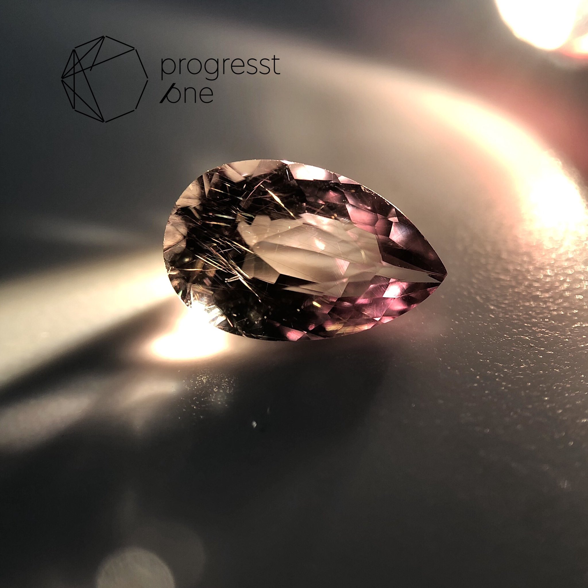 progresstone on Twitter: "あとで動画も追加する もうひとつの #カラーチェンジダイアスポア （#ズルタナイト） 1.82ctと大ぶりながらも 針状のインクルージョンで ...