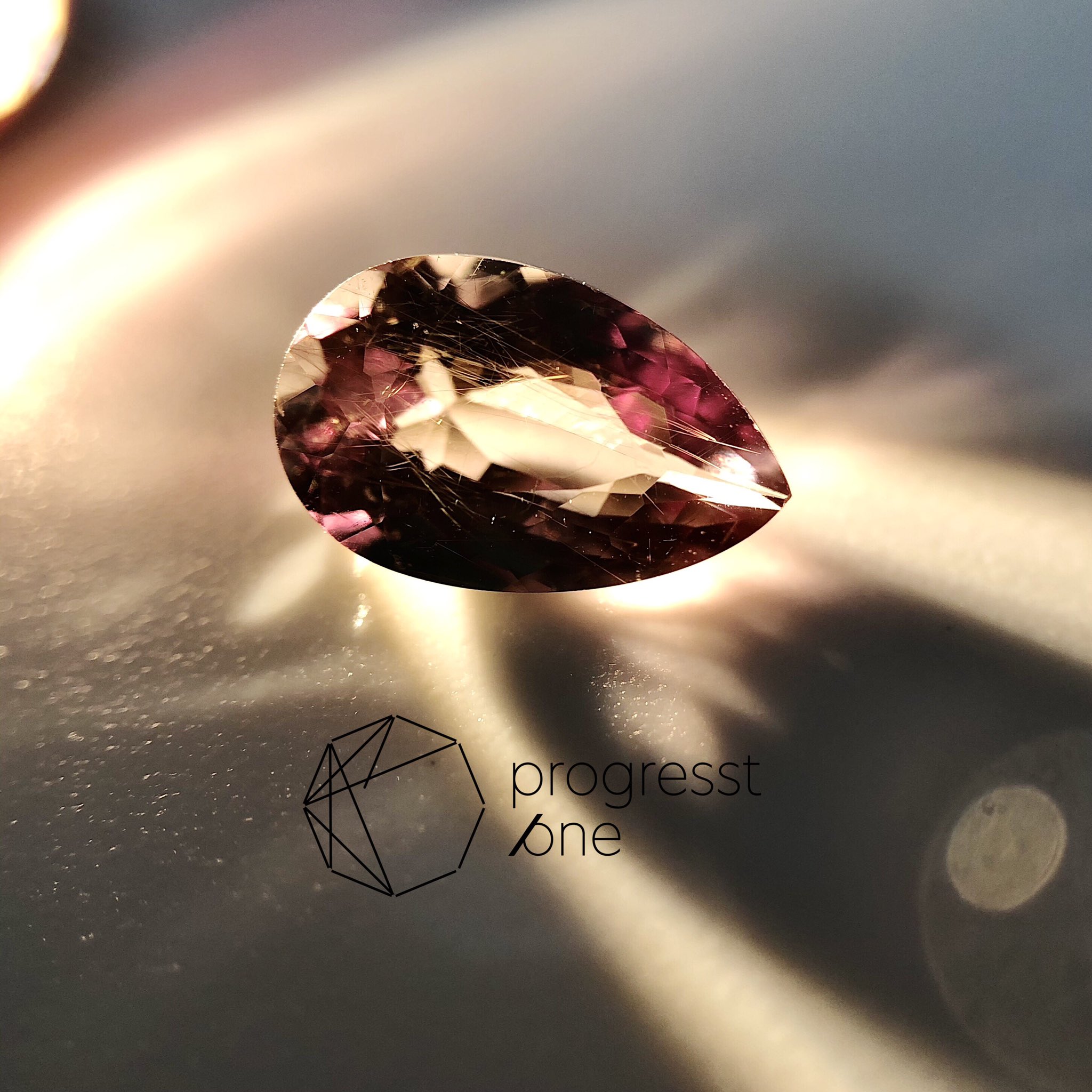 progresstone on Twitter: "あとで動画も追加する もうひとつの #カラーチェンジダイアスポア （#ズルタナイト） 1.82ctと大ぶりながらも 針状のインクルージョンで ...