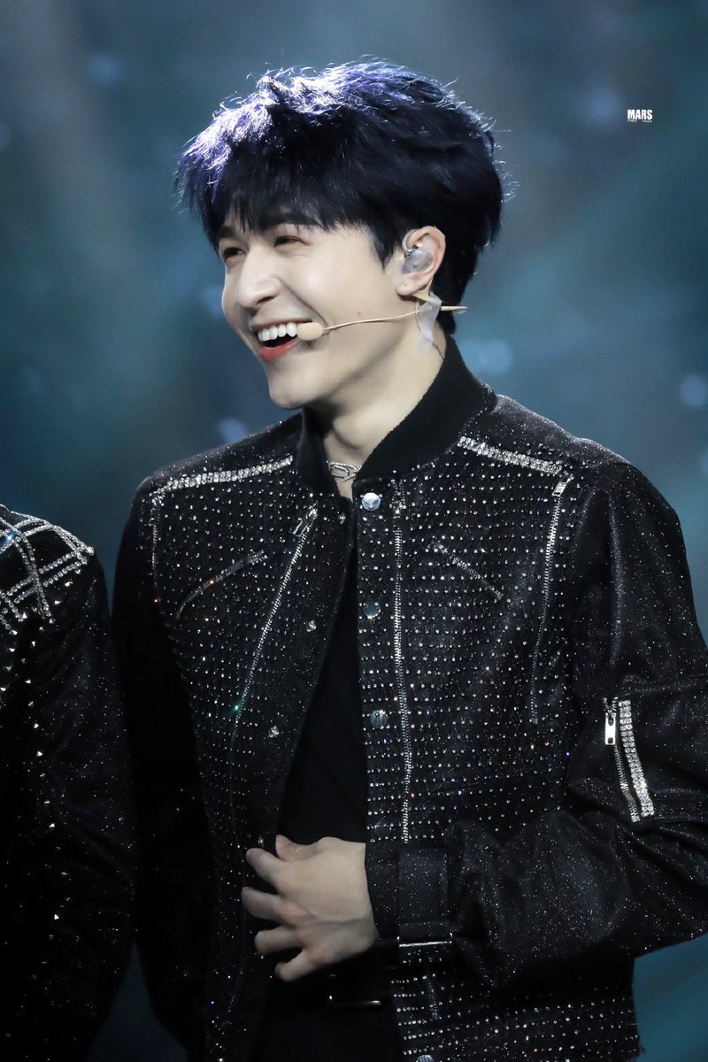 INTO1 on Twitter: "#INTO1🌐#INTO1喝彩曲MV预告 The song of INTO1's brand new EP 《INTO THE FIRE》MV ...