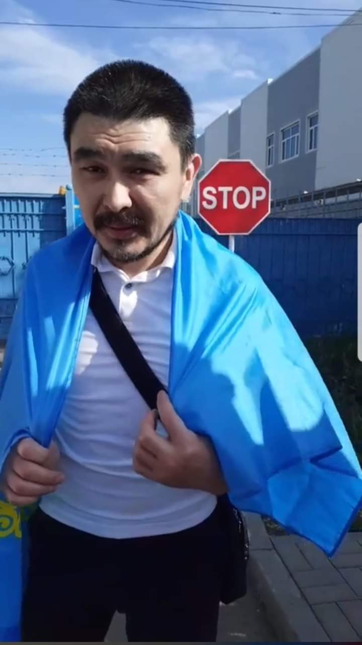 Алибек Кнасов on Twitter: "Syzdykov A. returned home, consulted with his lawyer and came out to ...