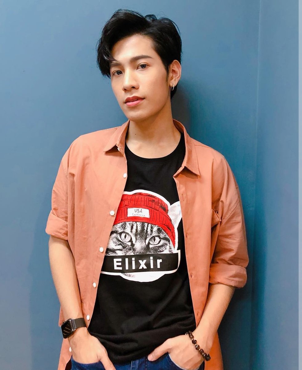 RAIKANTOPINIS🏳️‍🌈 on Twitter: "🔺Singto Prachaya- Elixir Marca de ropa fundada por él. Hace ...