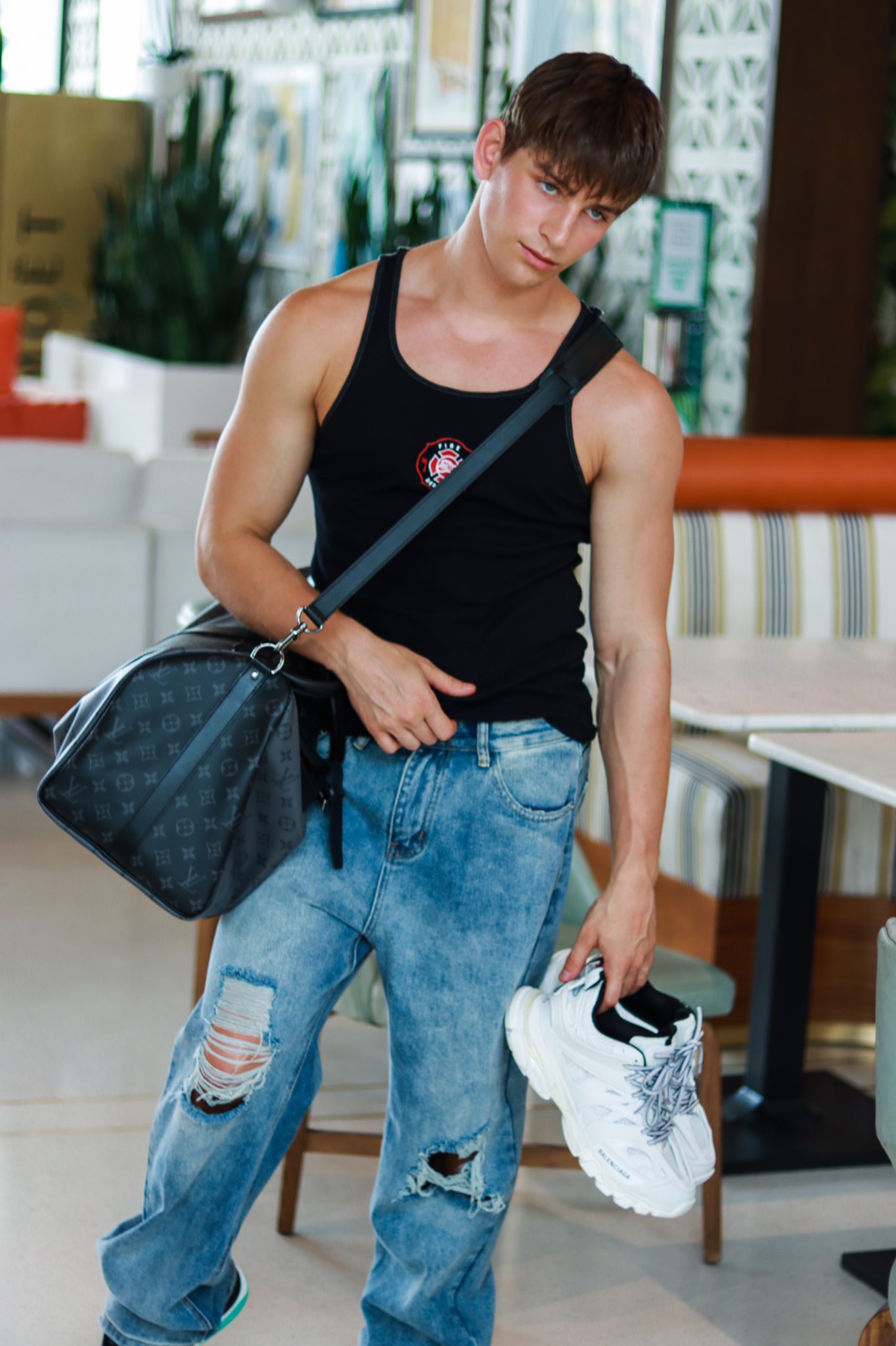 Reno gold ™ (559k+) on Twitter: "Best caption wins 😂 Go! https://t.co/gqvctJHwjJ" / Twitter