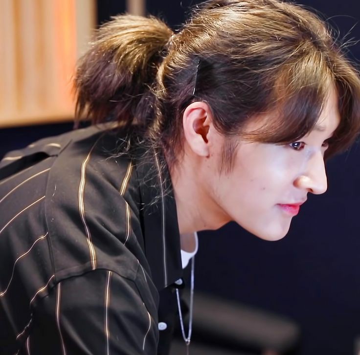 hani♡지성 on Twitter: "i think we can all agree that we need more of this "hair tied up" kim ...