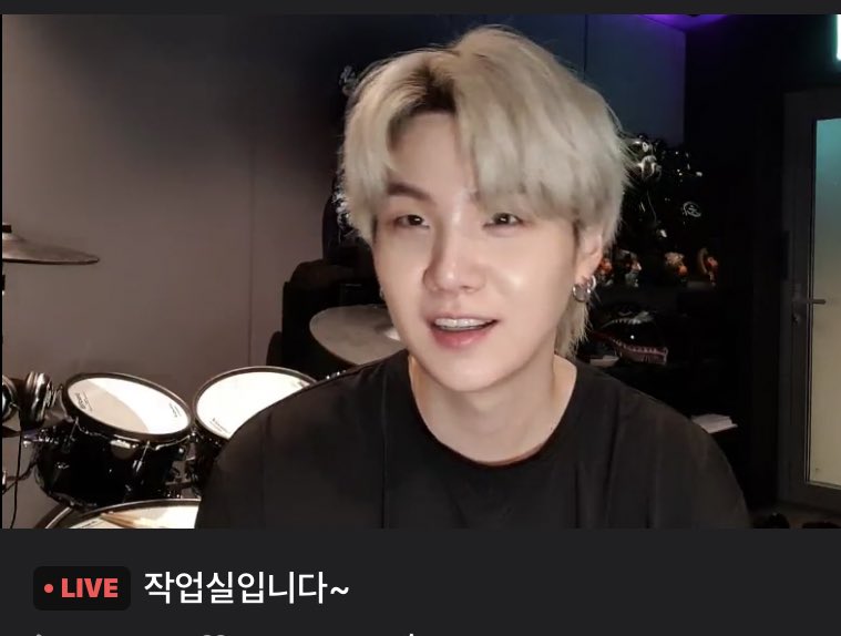 BTS123🌟 on Twitter: "ユンギさんのvlive! https://t.co/Yjxday7tjC https://t.co/VRT15eUnXl" / Twitter