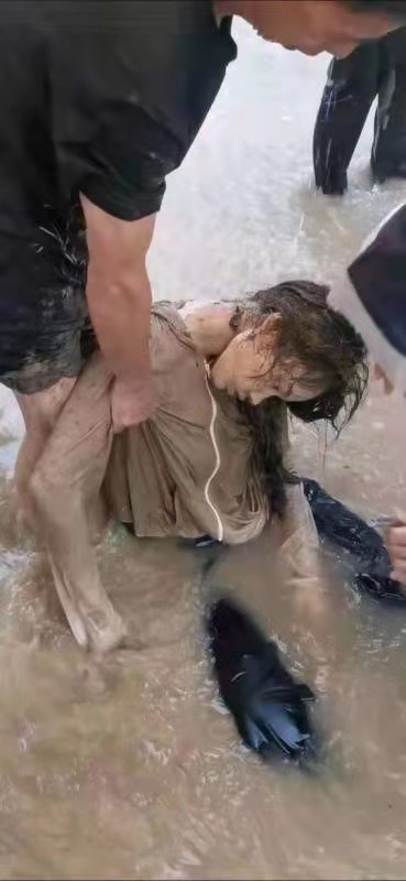 赵兰健[Zhao Lanjian] on Twitter: "河南郑州特大暴雨。什么叫突如其来？这不是打气象部门的脸吗？！只能说灾害预警、应急物资调配、救援通讯等等措施完全不到位。地铁完全可以 ...