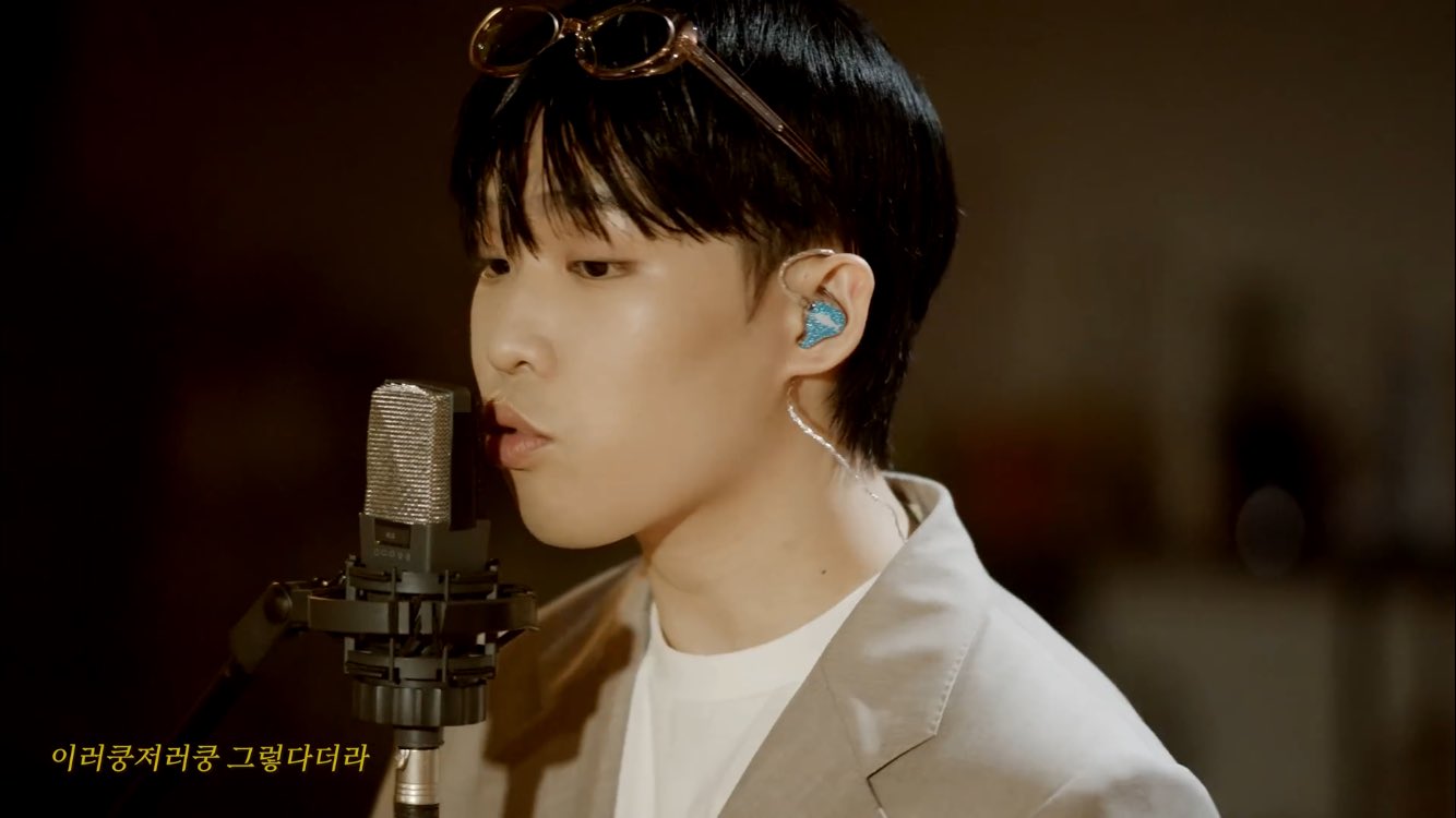 AKMU Philippines on Twitter: "#AKMU '째깍 째깍 째깍 (Tictoc Tictoc Tictoc)' LIVE VIDEO with BEAKER 🖤🤍 ...