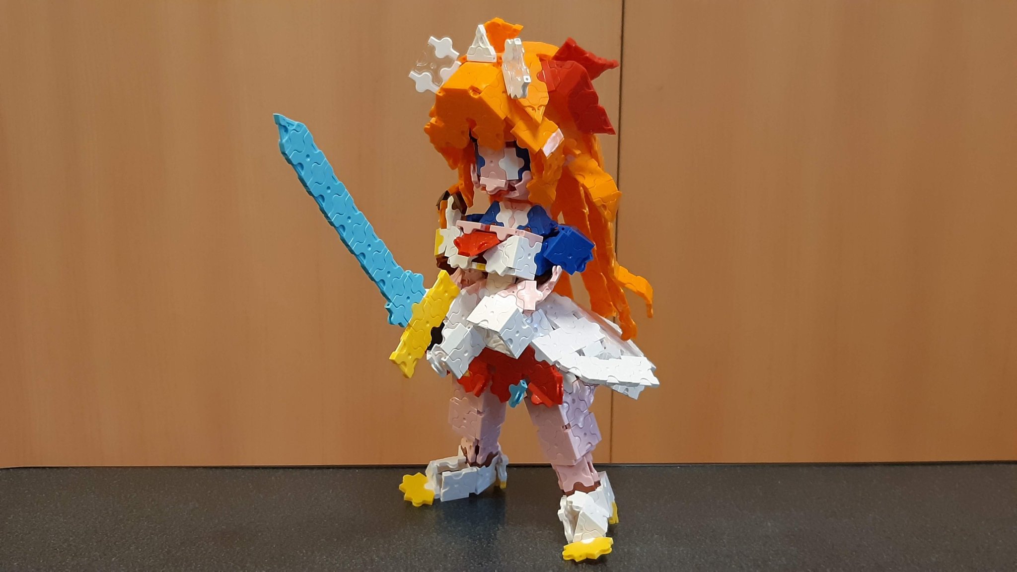 ぺたぞう（プラレール以外） on Twitter: "LAQ女子、ガンダムから逆輸入で腰回りと足の甲を改造して、よりきちんと自立するようにしました。安心して立たせることができるようになって ...