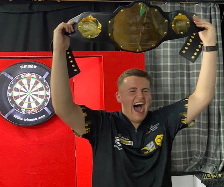 Jarred Cole beats Wayne Warren to become the new Modern Amateur Darts ...
