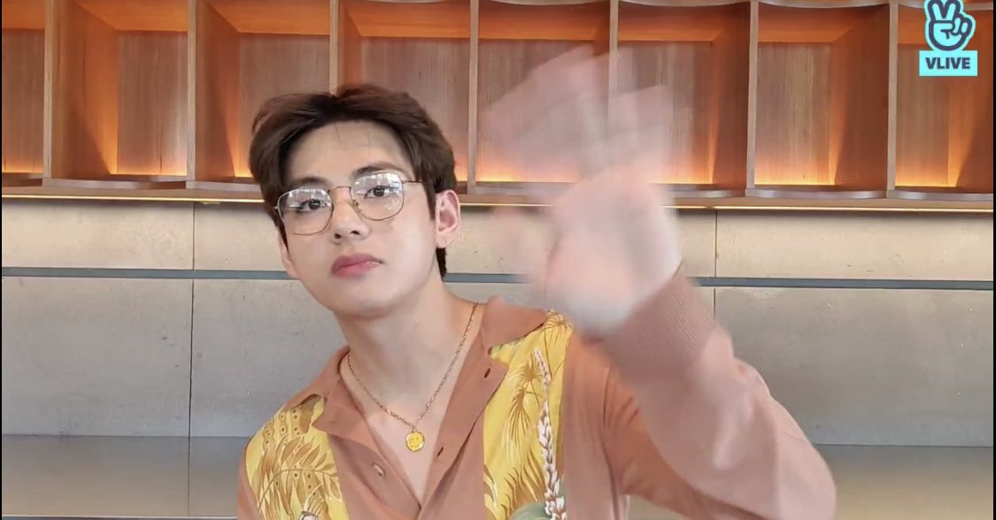 Soo Choi 💜 (REST) on Twitter: "Taehyung started Vlive with the title "Meokbang" (eating show ...