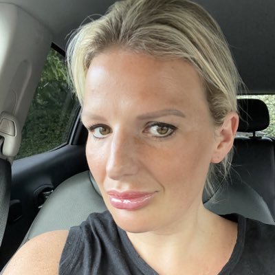 Leanne Beck's Instagram, Twitter & Facebook on IDCrawl