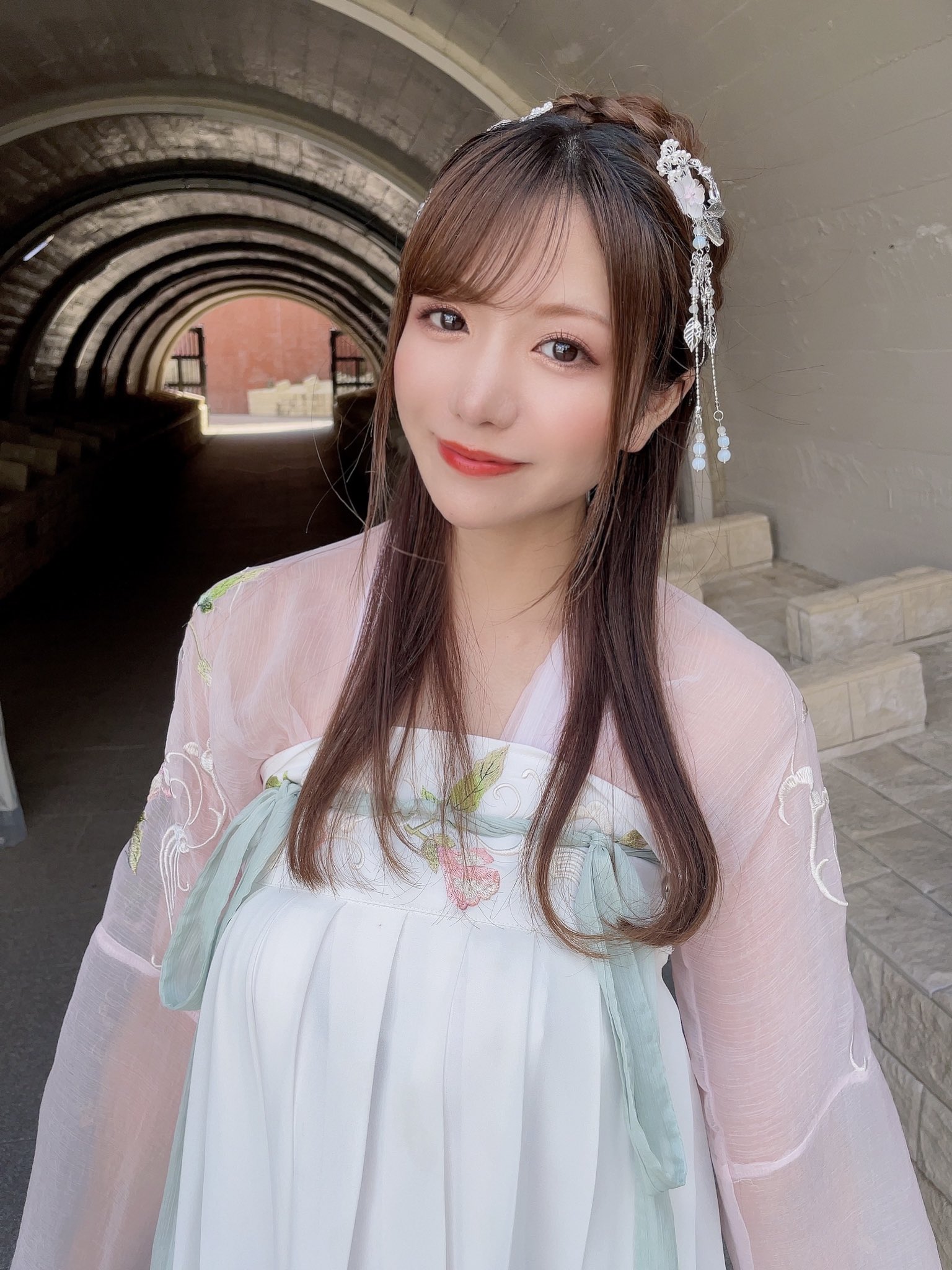 藤崎 里菜 𝐑𝐢𝐧𝐚 𝐅𝐮𝐣𝐢𝐬𝐚𝐤𝐢 on Twitter: "初めて着た🤍 #漢服 #汉服 https://t.co/eCJWj2oqE4" / Twitter