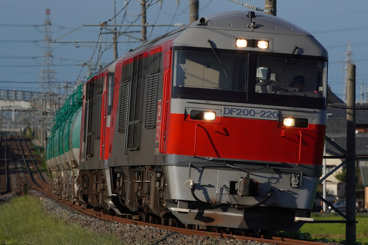 春日井駅鉄ちゃん on Twitter: "8075レDF200重連タキ貨物です。 ①2021.7.22 DF200-220+DF200-206+タキ7B ②2021.7.23 DF200 ...