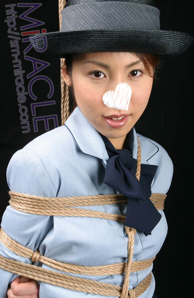 SM-MiRACLE公式アカウント on Twitter: "バスガイドを制服のまま緊縛。 めくりあがったスカートから覗く太腿が色気ムンムン。 立ち仕事で蒸れた股間の香りが立ち昇ってきます ...