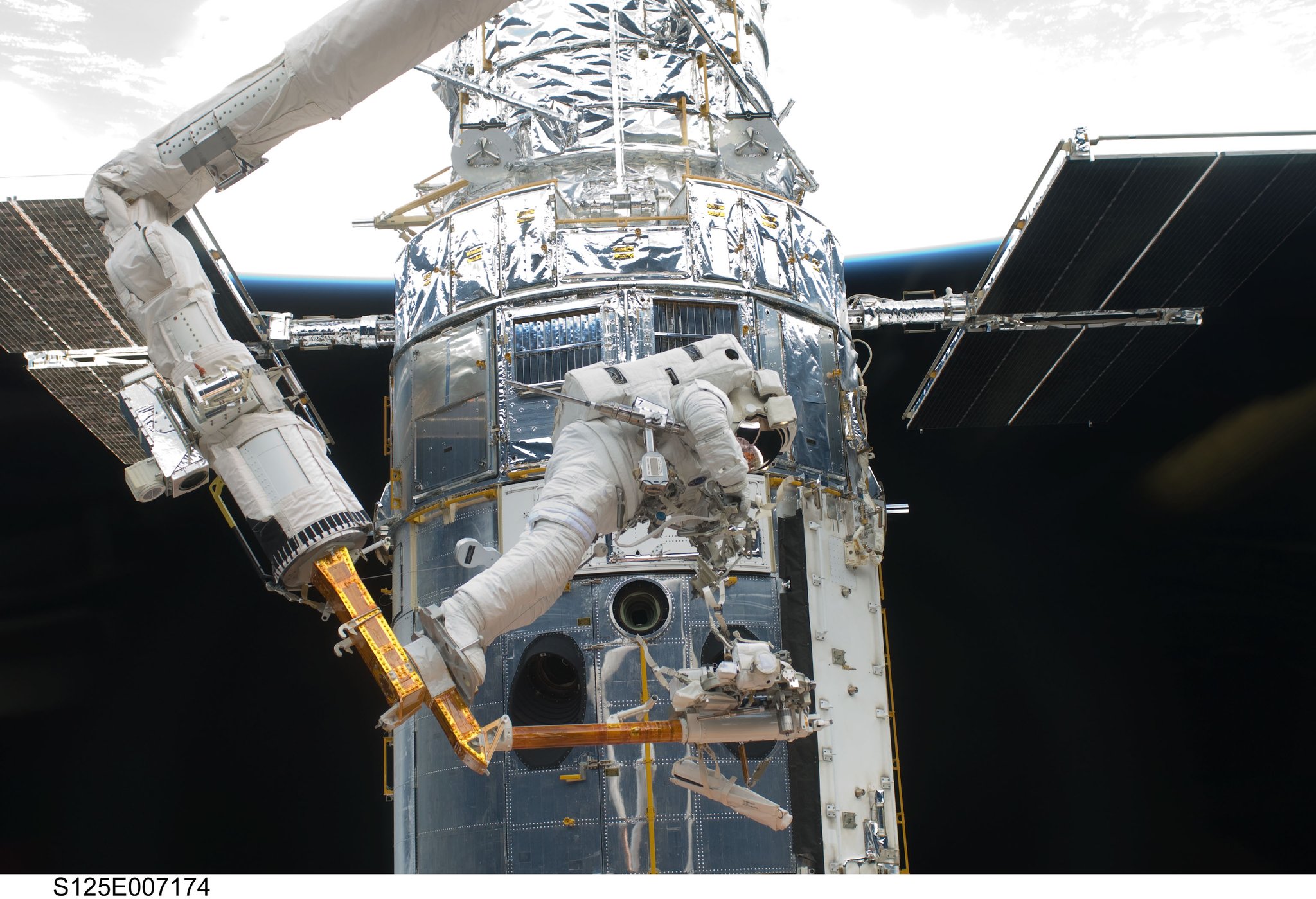 MissionControlMovie on Twitter: "Three of the Bugs - Andrew Fuestel, Michael Good and Megan ...