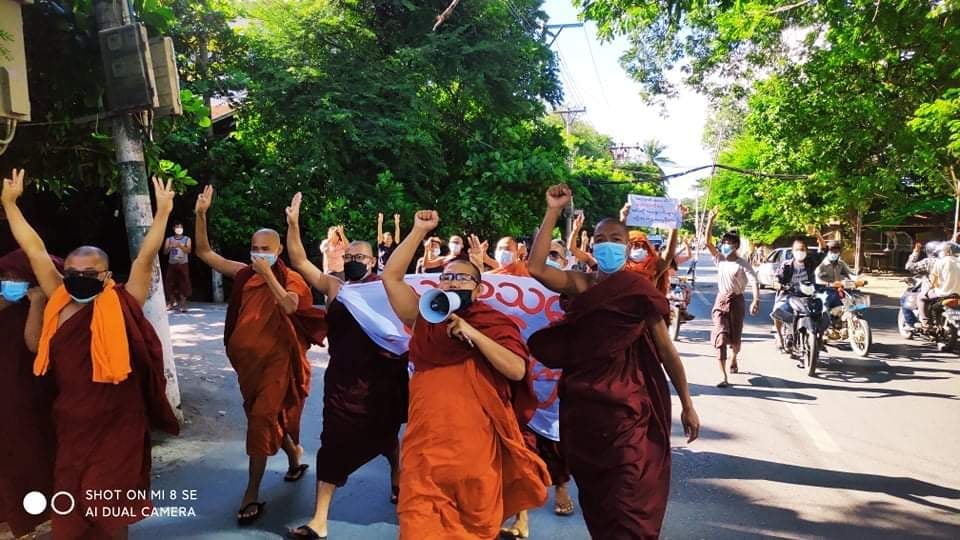Khit Thit Media On Twitter မန္တလေးတွင် ယနေ့ အကြမ်းဖက် စစ်တပ် ပစ်ခတ်သတ