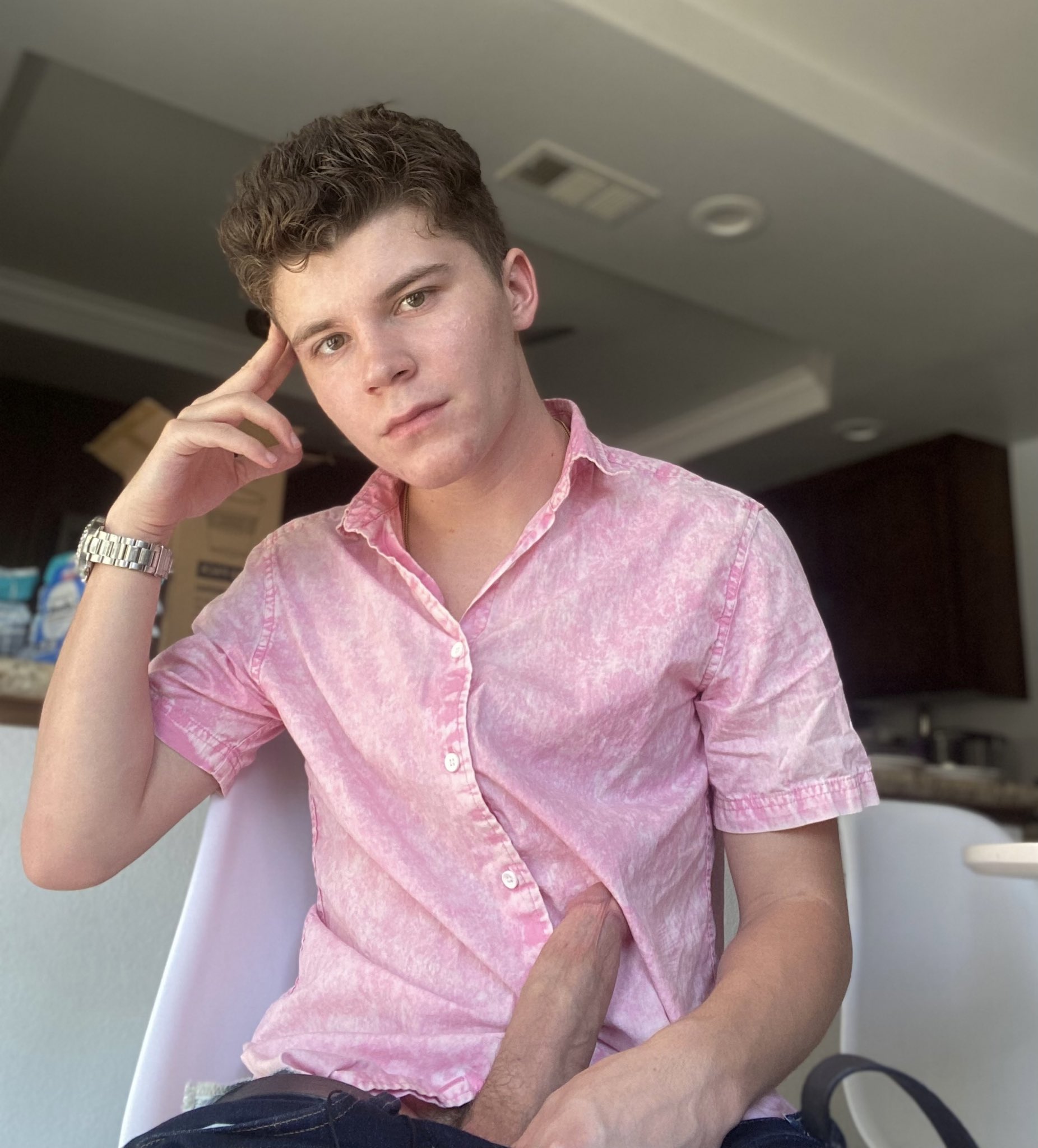 Silas Brooks on Twitter: "Oops, look what broke through my pants 😅 https://t.co/sxVQLYnpQT ...