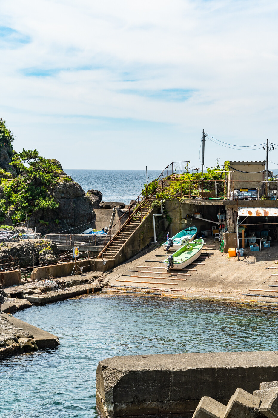 dokubutu on Twitter: "秘密基地感 漂う 小さな漁港。 https://t.co/OyAoSTuVFe" / Twitter