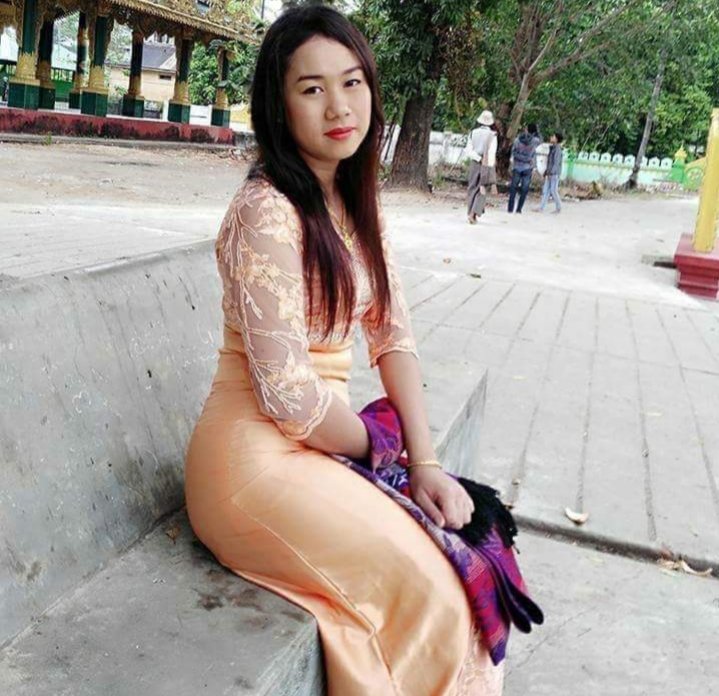 May Moe Lay on Twitter: "အလတ်ကြီးရှိသေးတယ် တခုလပ်မ ချစ်ရင် Retweet…