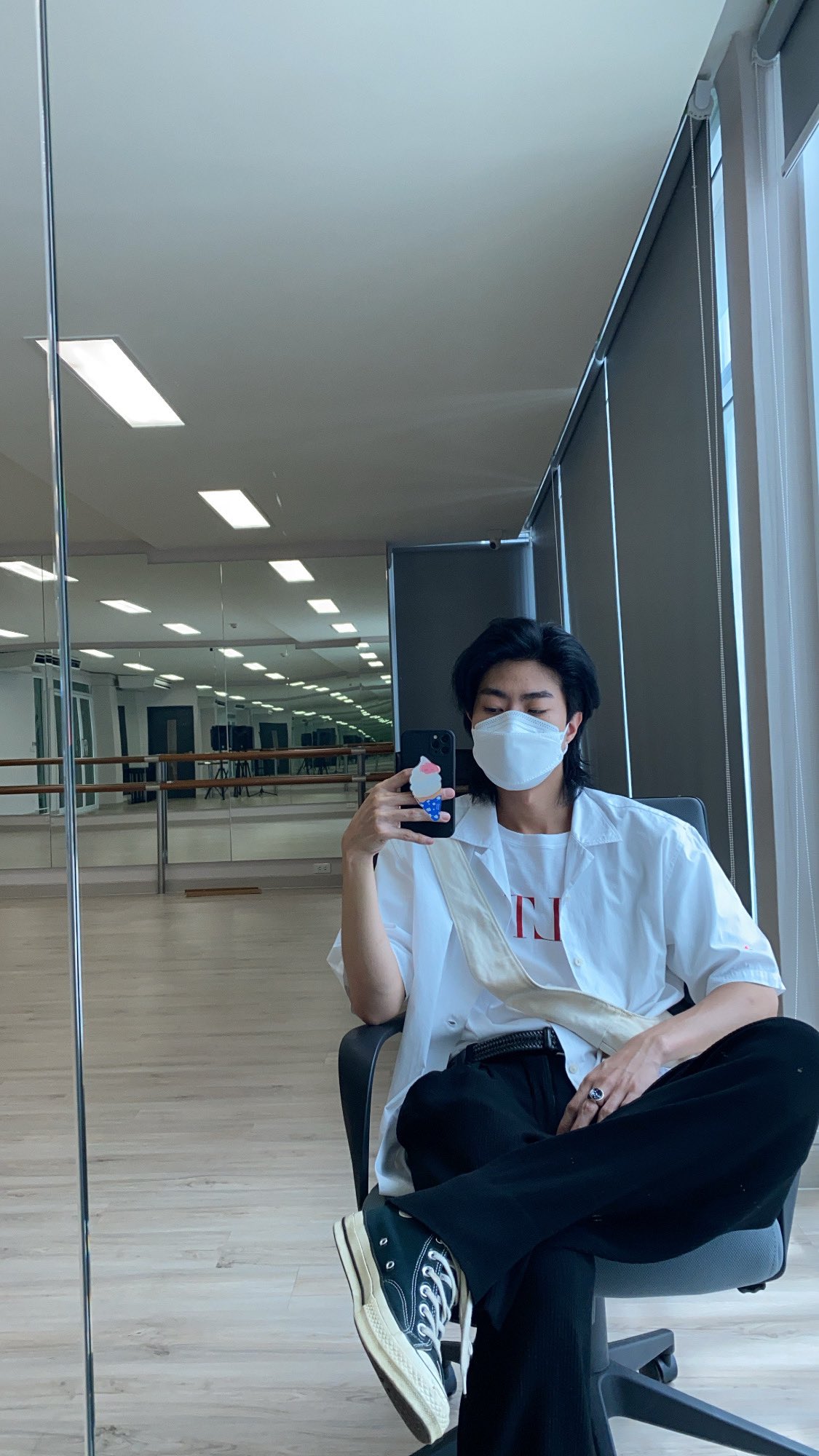 NOTE7 on Twitter: "เบื่อแล้วถ่ายรูปคนเดียว 🙁 #KSGANG #NOTE7 #TPOP https://t.co/njYCBeLl8f" / Twitter
