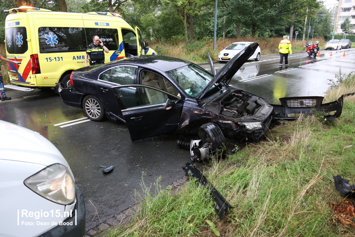 Regio15.nl on Twitter: "Eenzijdige aanrijding op de #NieuweParklaan in #DenHaag. De auto is ...