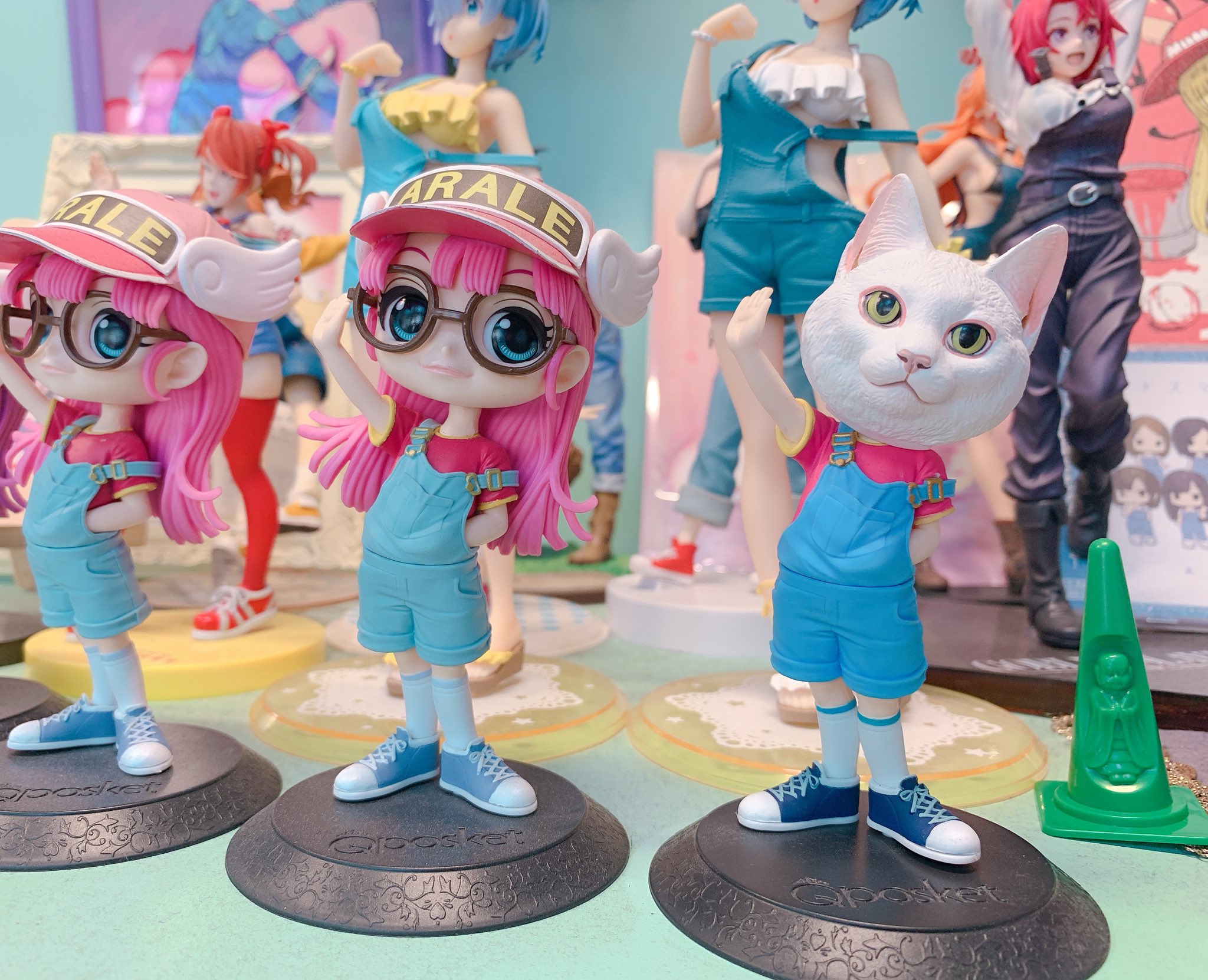 CHAPI 🐳 ちゃぴ on Twitter: "ガチャガチャの猫ちゃんw…