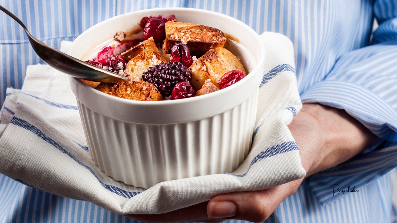 Recipelinker on Twitter: "old French toast in new way #frenchtoasyt #frenchtoastcasserole find ...