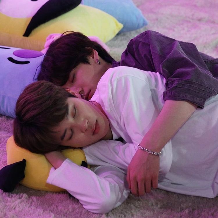 JunHee on Twitter: "Cualquier momento a tu lado es perfecto. 💖…