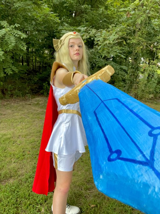 izzy (@izzy___draws) さんのコスプレ作品まとめ (2 件) - Twoucan