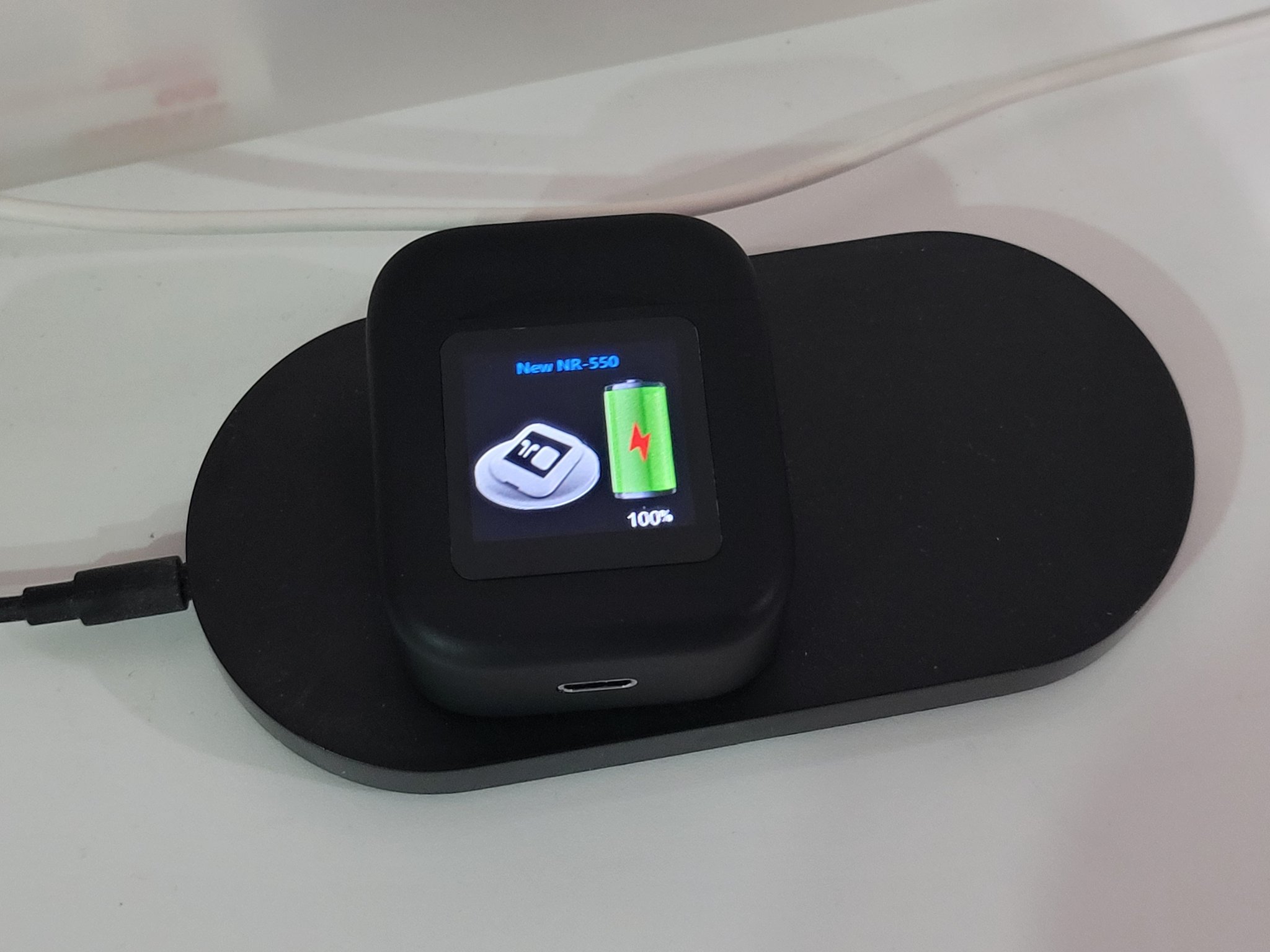 kafaak ®️ (นายกาฝาก) on Twitter: "ที่บ้ามากคือ ชาร์จแบบไร้สาย ด้วยมาตรฐาน Qi wireless charging ...