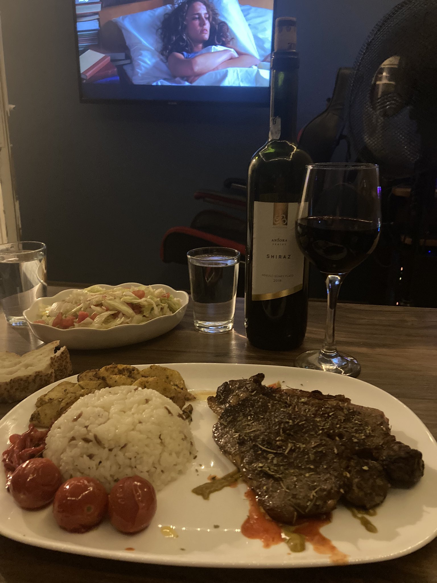 kurbağa gözlerim neler görüyor? on Twitter: "Yine yeni yeniden… *V for Vendetta…