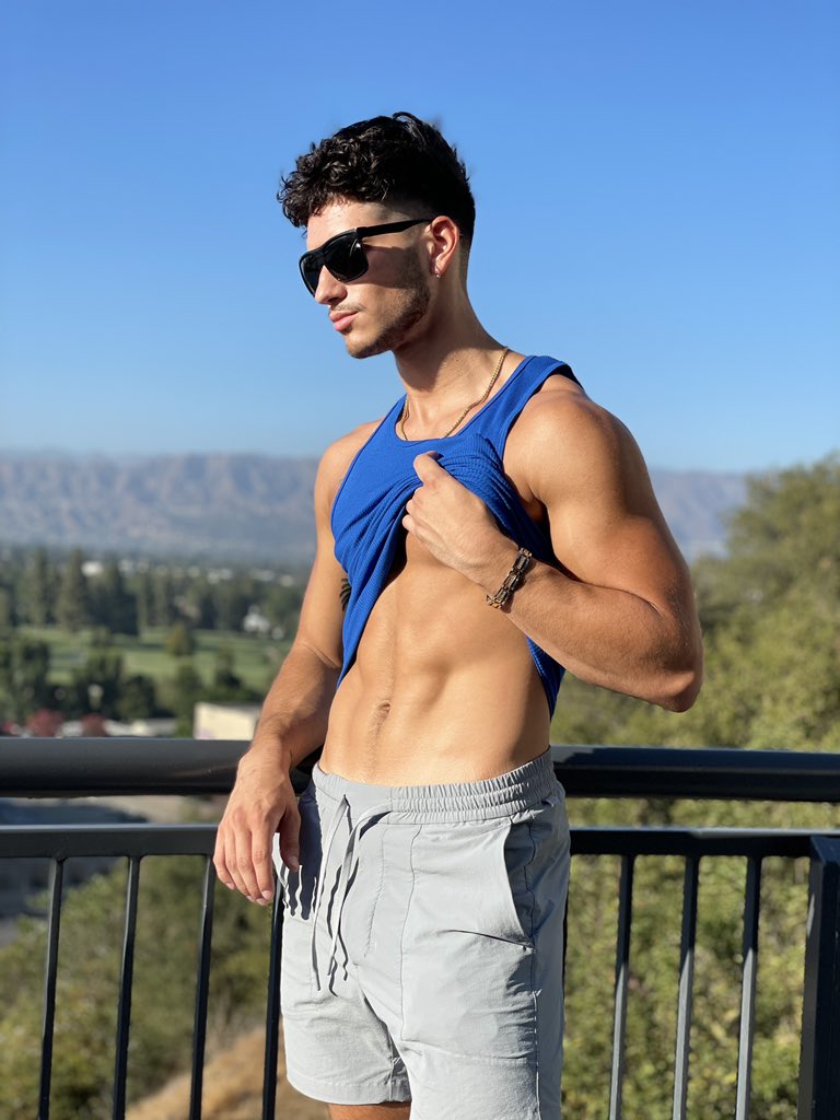 Kyler Kristo on Twitter: "Pose https://t.co/W6ly9WCM45" / Twitter