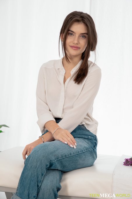 TW Pornstars - TeenMegaWorld. The most retweeted pictures and videos ...