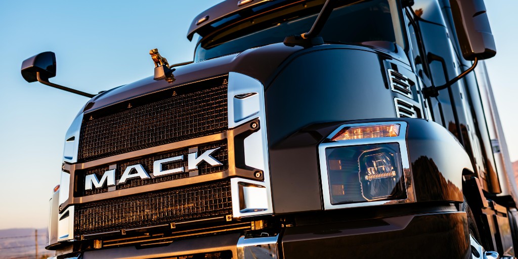 Mack Trucks Wallpapers