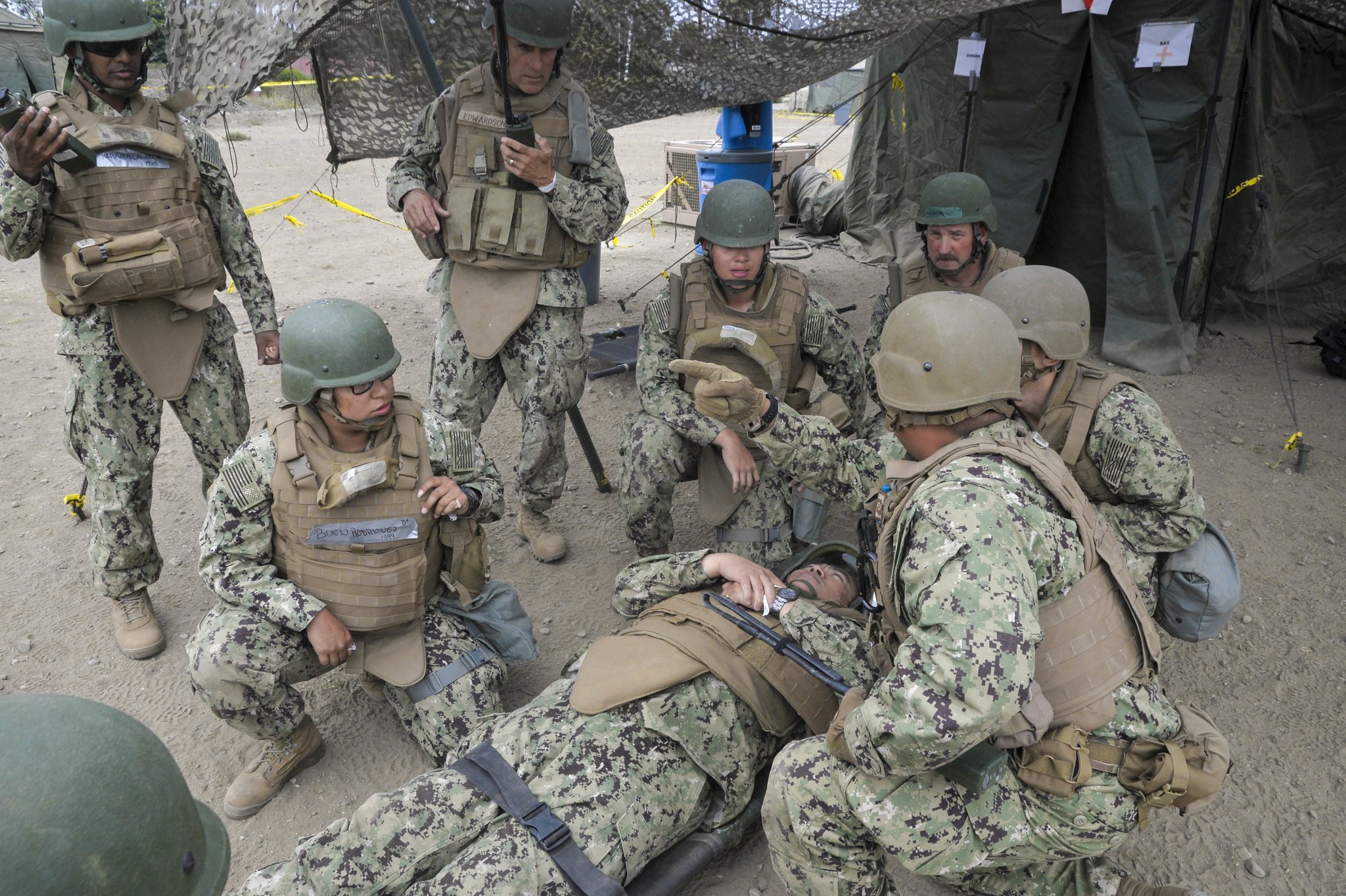 U S Navy On Twitter Navyreadiness With The Seabees 🚧 🚜 🐝 Naval