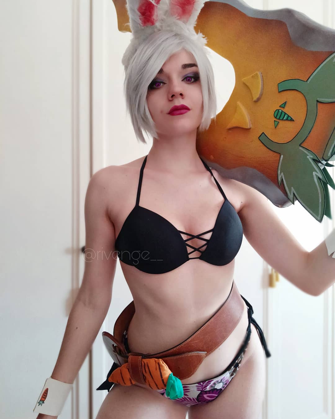 League Of Legends Sexy Riven