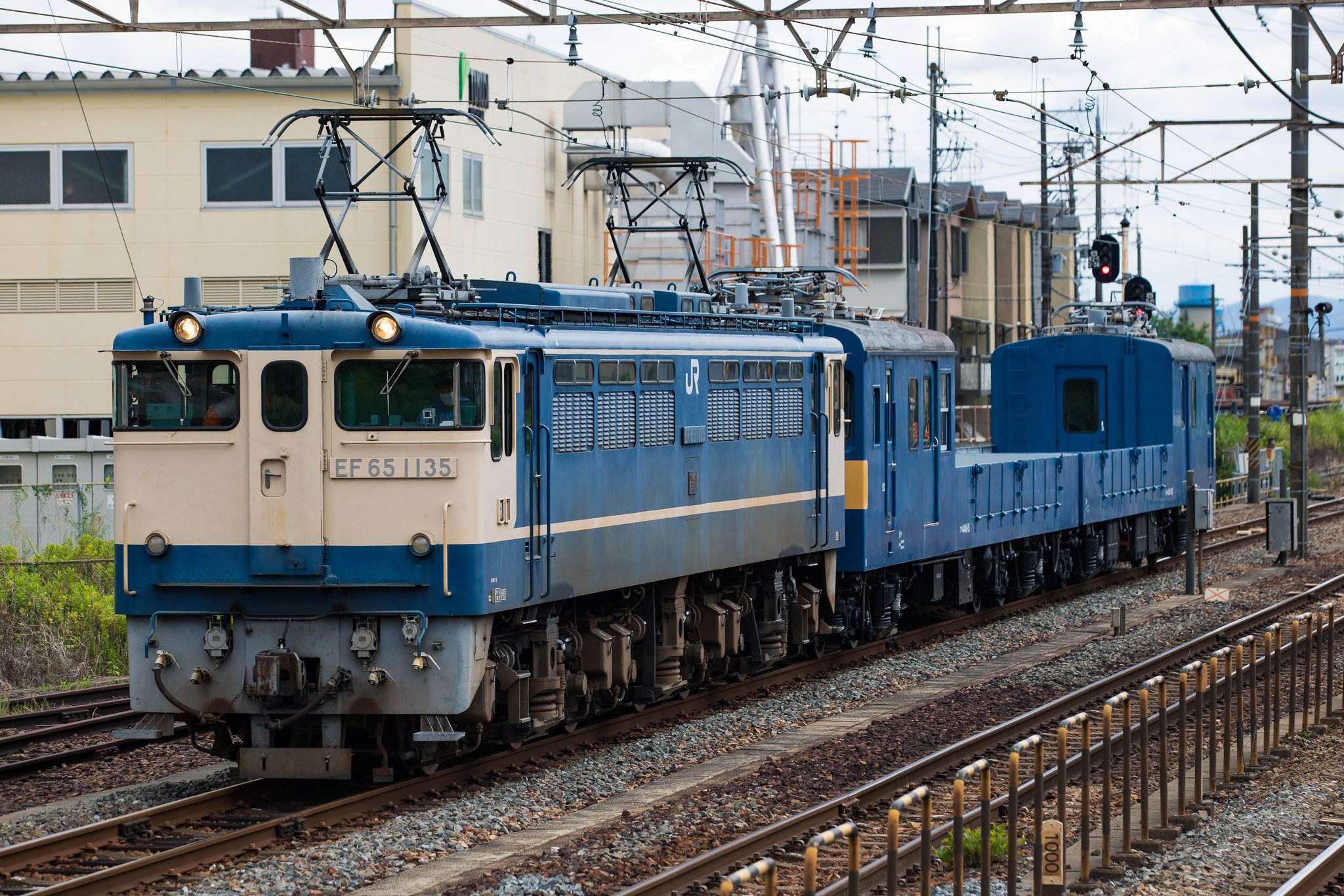 だいき on Twitter: "2021.8.6 配9992 京都鉄博展示送り込み EF65 1135[関]+クル144-15+クモル145-1015(近ｷﾄD6) https://t.co ...