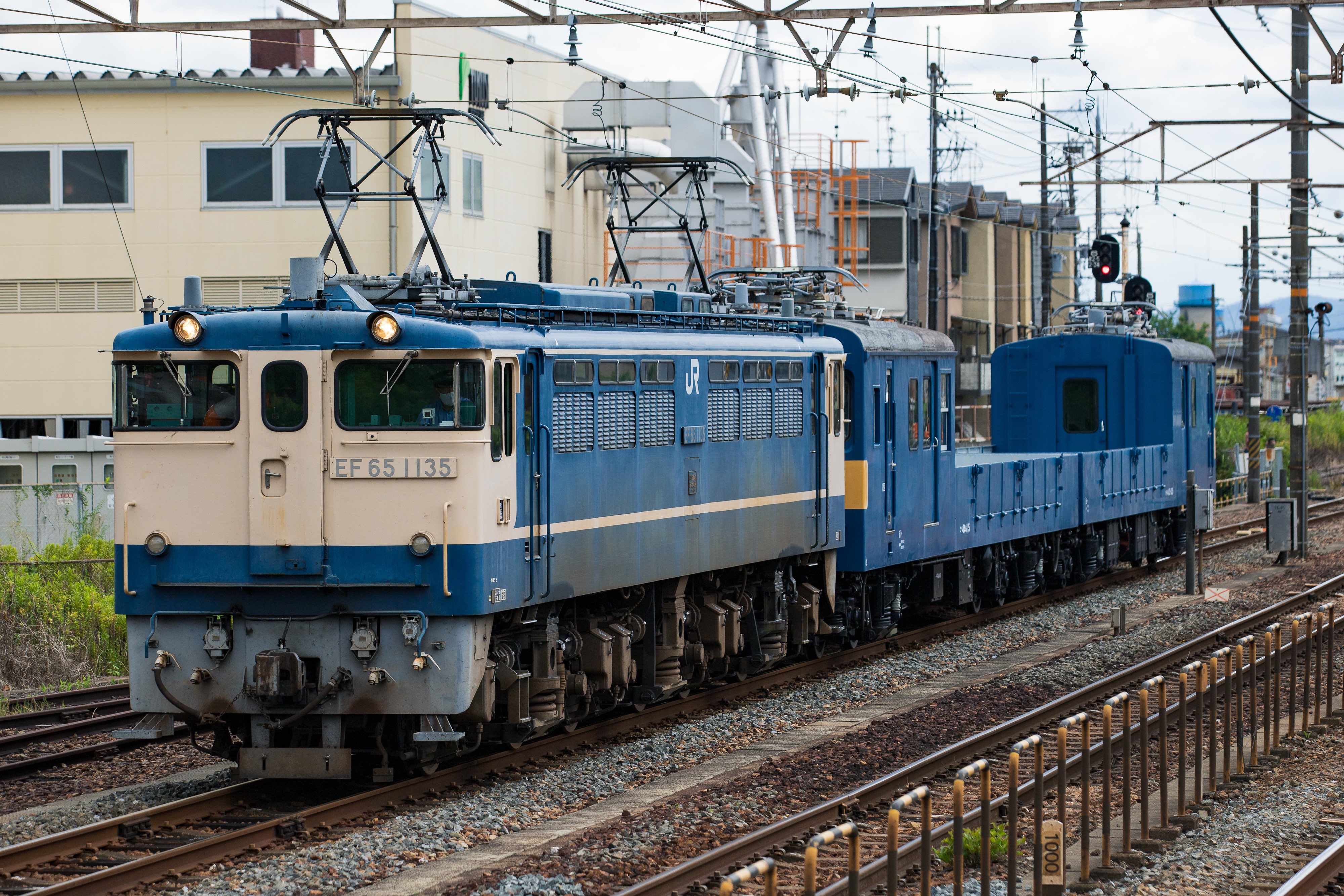 だいき on Twitter: "2021.8.6 配9992 京都鉄博展示送り込み EF65 1135[関]+クル144-15+クモル145-1015(近ｷﾄD6) https://t.co ...