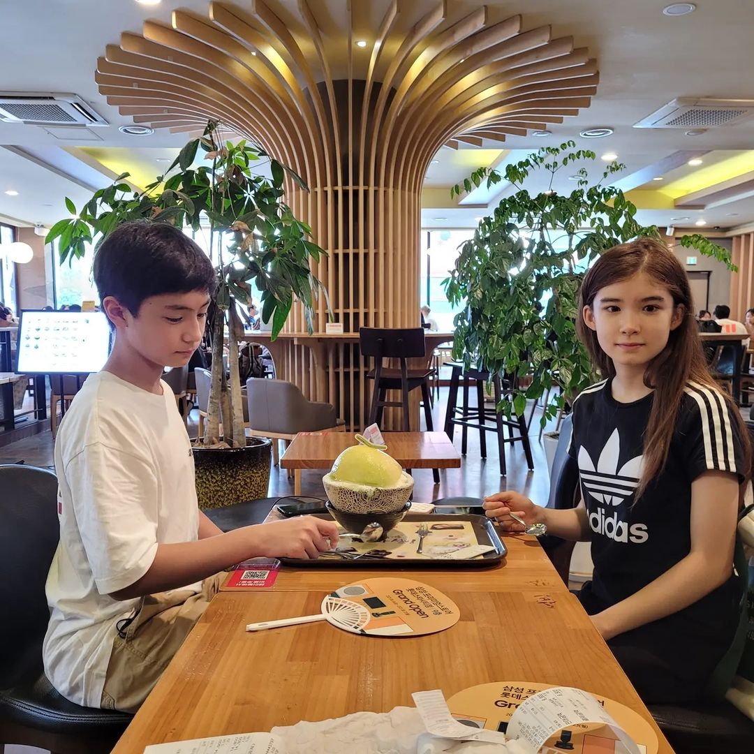 Lauren Lunde And Daniel