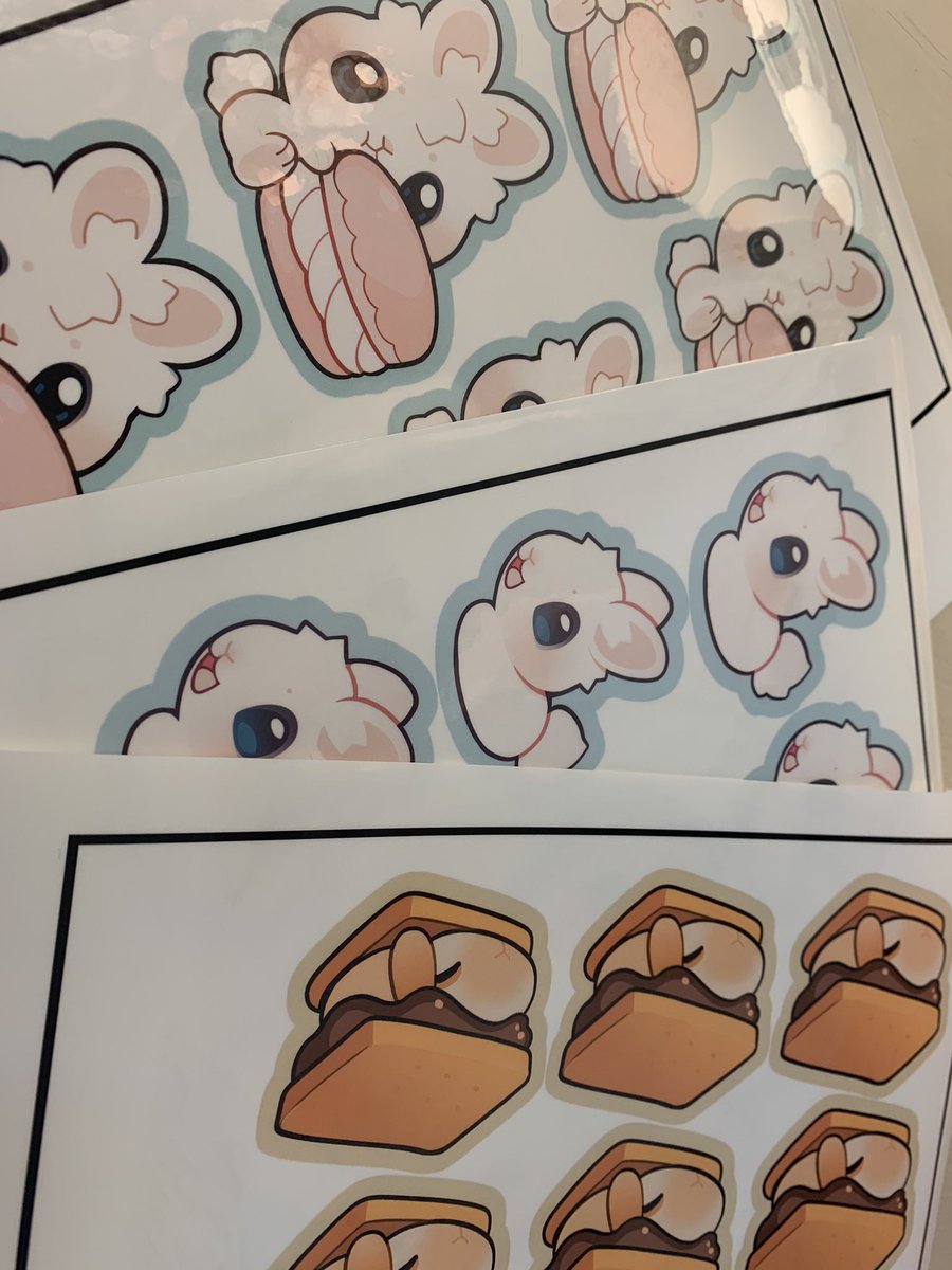 「New stickers? New stickers. 」|Loppy Rae: Shop open!の漫画
