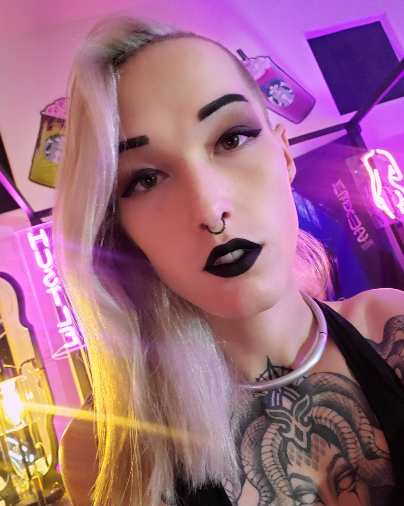 🏍️💨 𝘔𝘪𝘴𝘴𝙍𝙚𝙙𝙡𝙞𝙣𝙚 ⚽🏎️ on Twitter: "You're in the club, and when you get back from the bar, she's ...