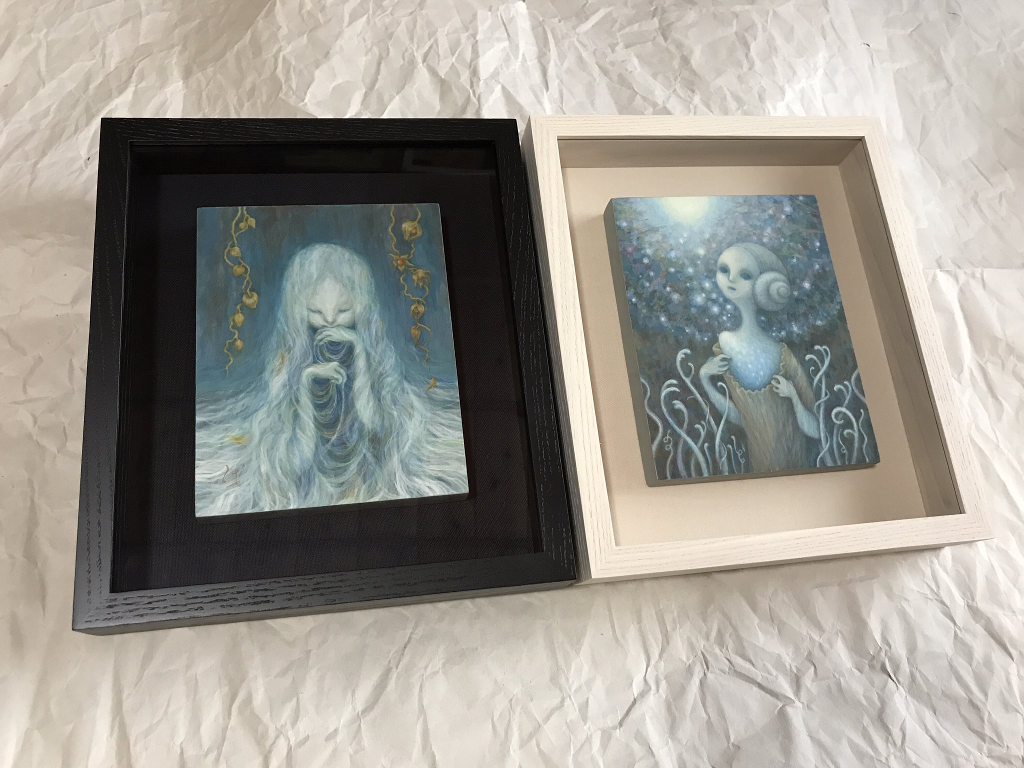 キムラアサギ on Twitter: "会期後半となりました。 じかにご覧いただく気分で、こまかな拘りをご紹介します。額装でほとんど見えませんが、絵のふちは少々金属的な風合いに仕上げています ...