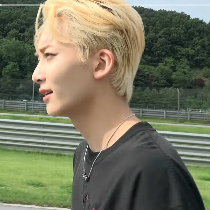 Mi원우지💋 On Twitter Hes Hot …