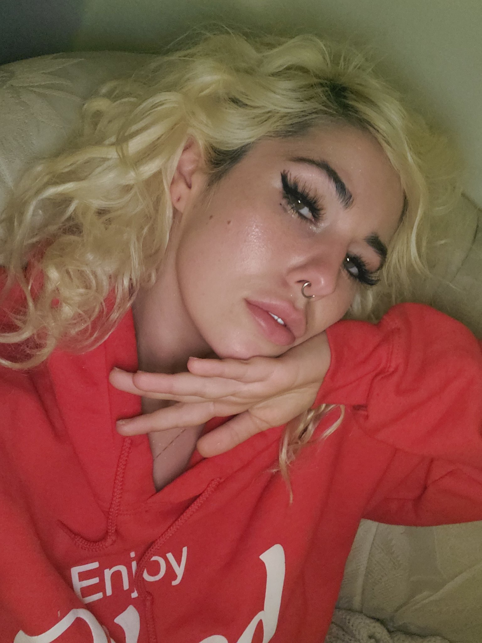 (((seraphic cryptid))) on Twitter: "masturbating with the window open, no screen on a sunny day ...