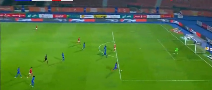 FilGoal on Twitter: "الكرة التي احتسبها حكم اللقاء ضربة جزاء للأهلي ثم عاد في القرار واحتسب ضربة ...