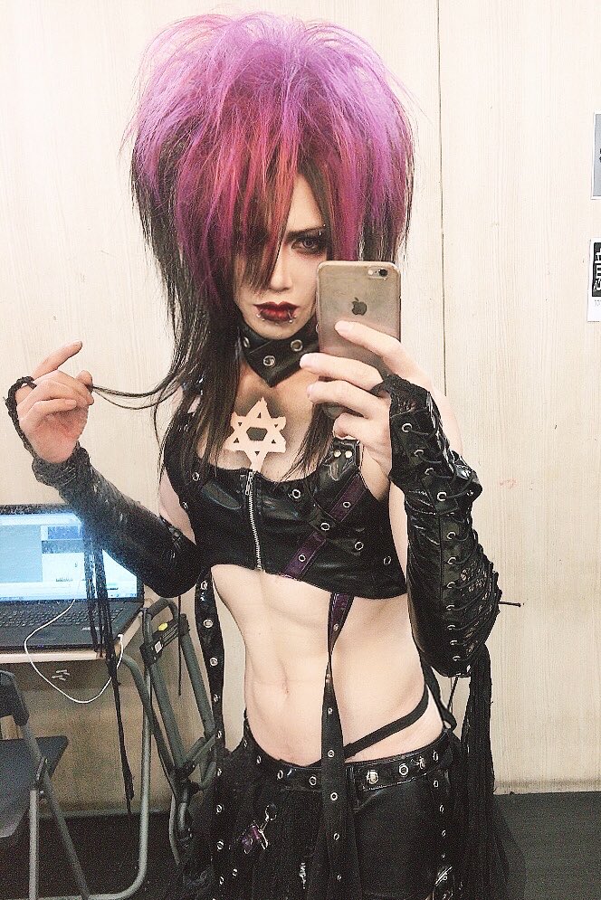 DazzlingBAD 綾葉-AYAHA- on Twitter: "2デイズ2日目、池袋EDGEお疲れ様🗡🗡🗡 今回のビジュアルコンセプトは " 伝統派 " でした…†† バンドさんが大分 ...