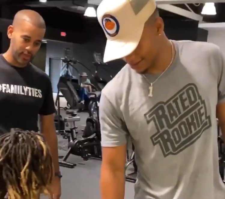 Max Markham on Twitter: "🚨 GIVEAWAY 🚨 We are giving away one of our signature hats! How to enter ...