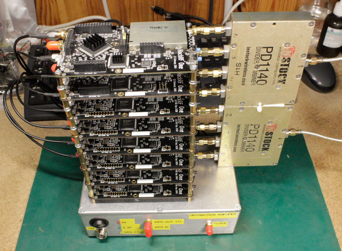 Oleg Kutkov 🇺🇦 on Twitter: "Upgraded HackRF supercluster + new clock distribution box ...