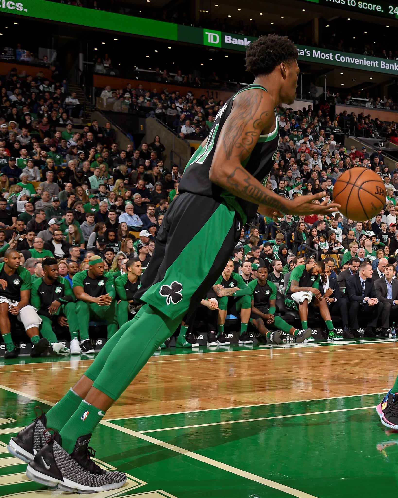 Bill Sy on Twitter: "Here's a fun game. Who is Timelord inbounding the ball to in this pic? Hint ...