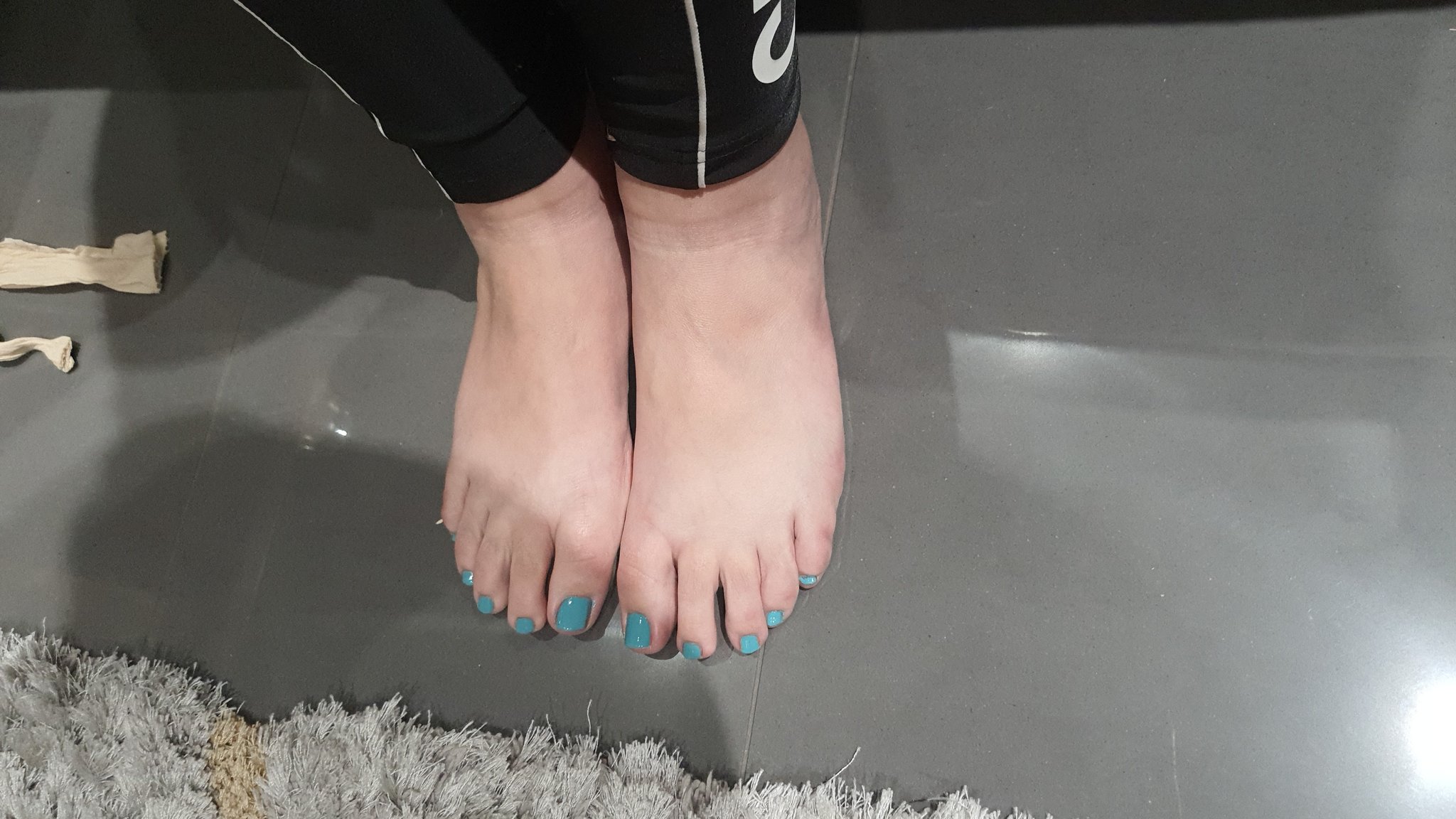 Emily Perkins Feet