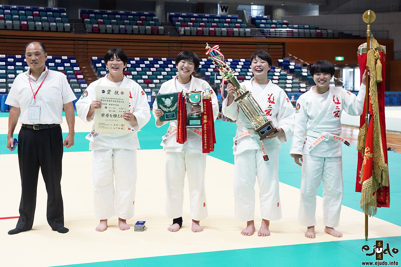 eJudo編集長 古田 英毅 on Twitter: "【即日レポート】「魅力的な柔道を」スローガン実践した敬愛中が圧勝V／第52回全国中学校柔道大会女子団体戦 https://t.co ...